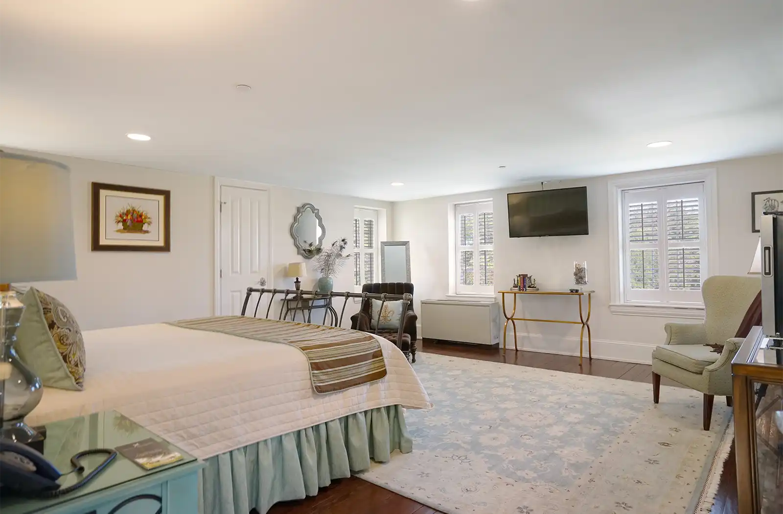 Hydrangea Suite 130 | Inn At Evergreen